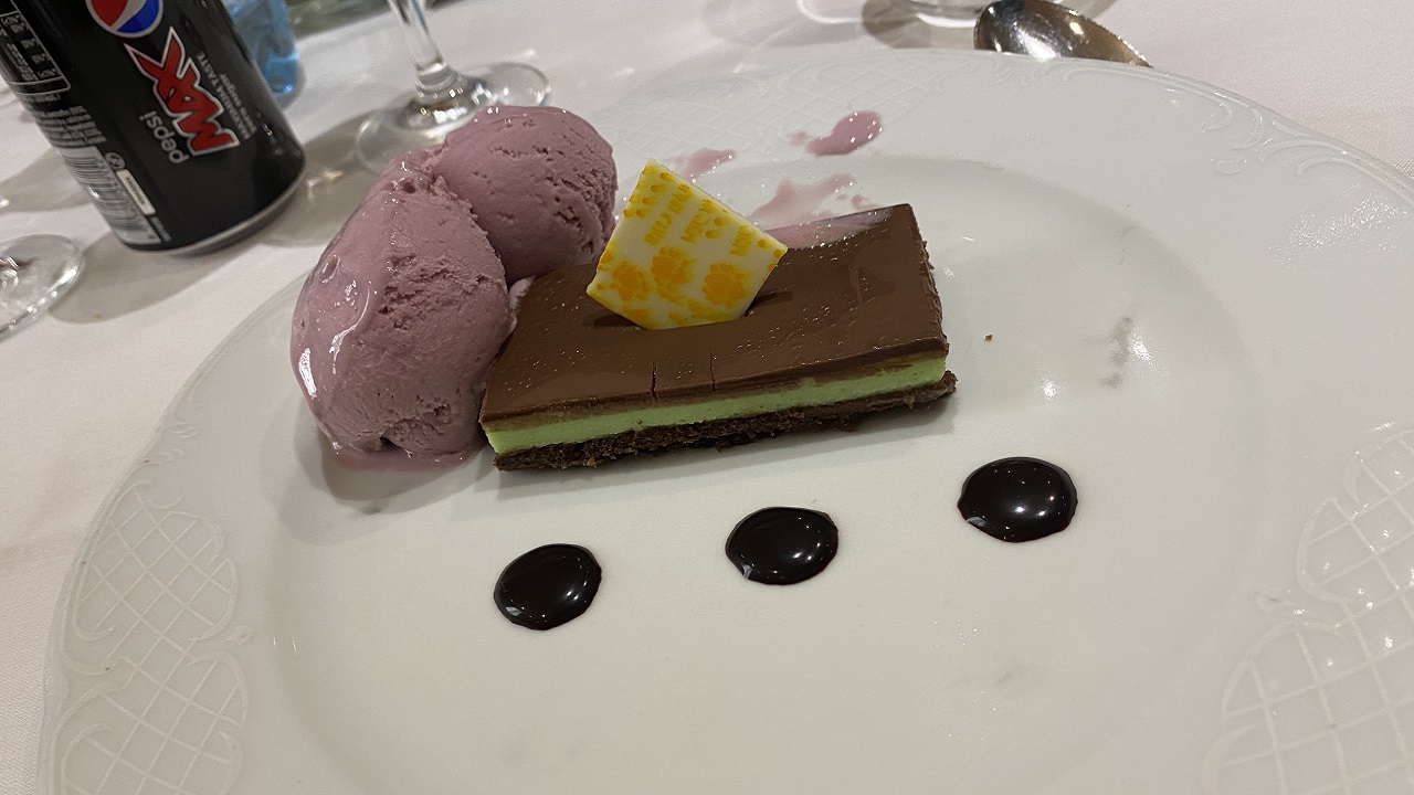 Todos los restaurantes del MSC Fantasía: buffet, a la carta, bares...